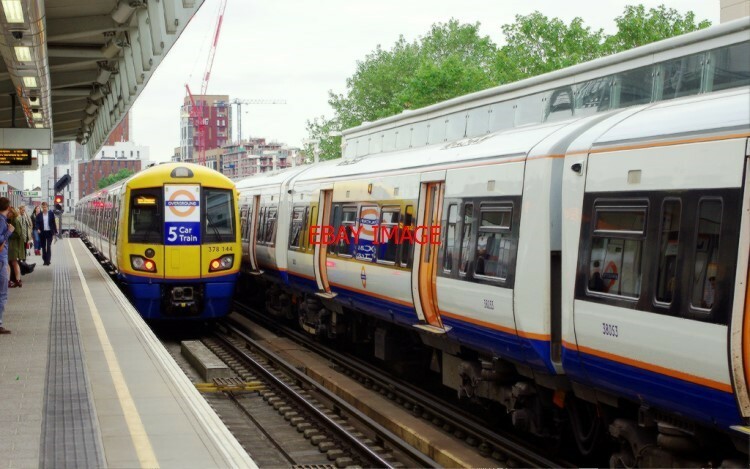 PHOTO LONDON OVERGROUND CLASS 387 EMUS AT HOXTON. | eBay UK