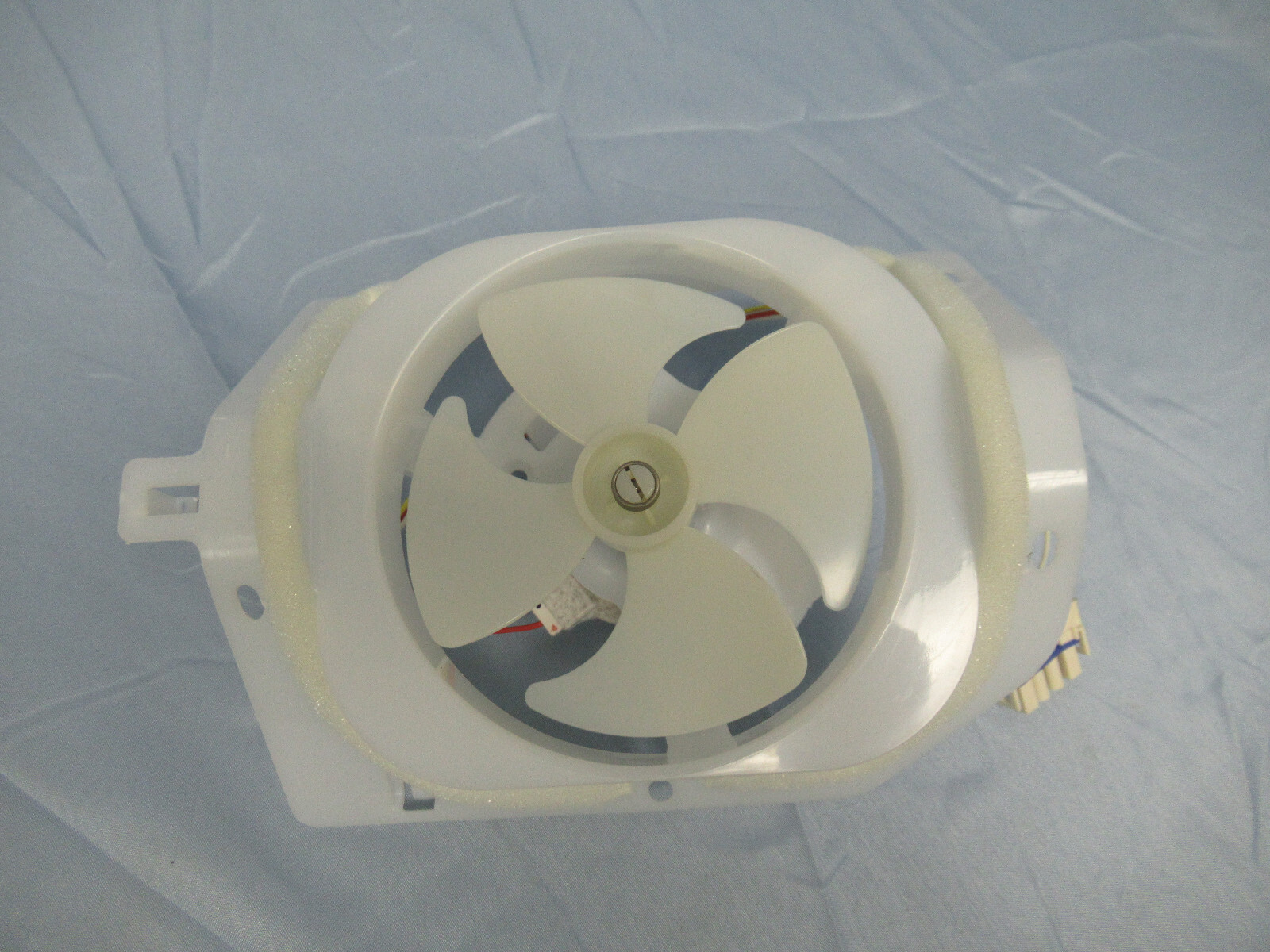 Frigidaire Fridge Evaporator Fan Motor w/Shroud 809069207 811975001 ...