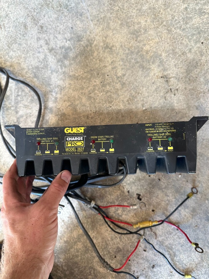 mercruiser marine FRESH WATER guest charge pro 30 amp 3 bank battery ...