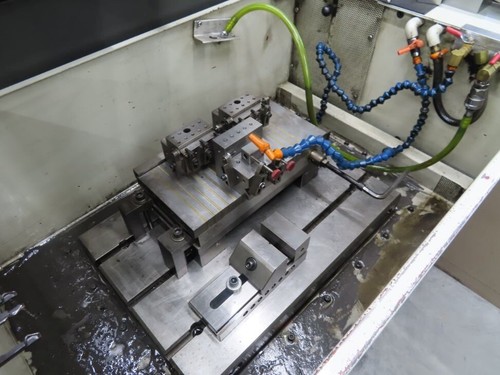 2000 Mitsubishi EA8 Sinker EDM Electrical Discharge Machine Tank ...