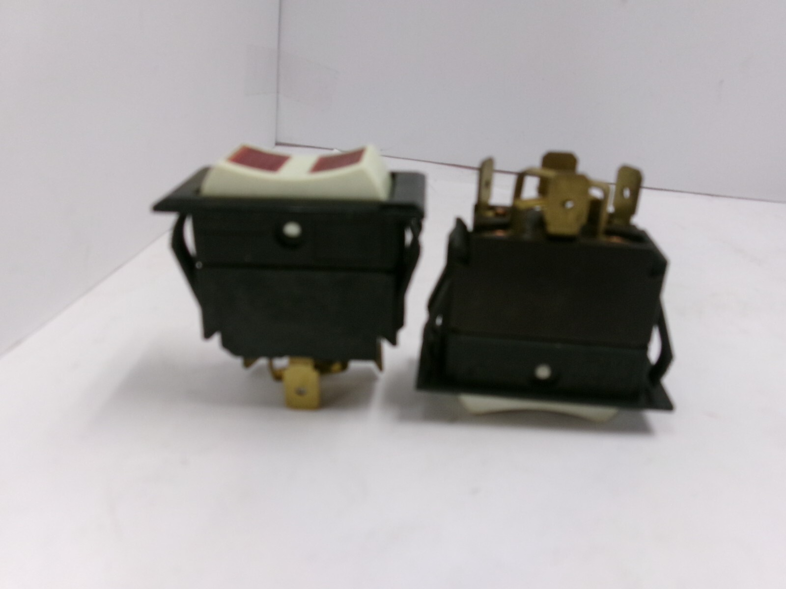 (1) McGill Illuminated Rocker Switch 0851-2305 for sale online | eBay