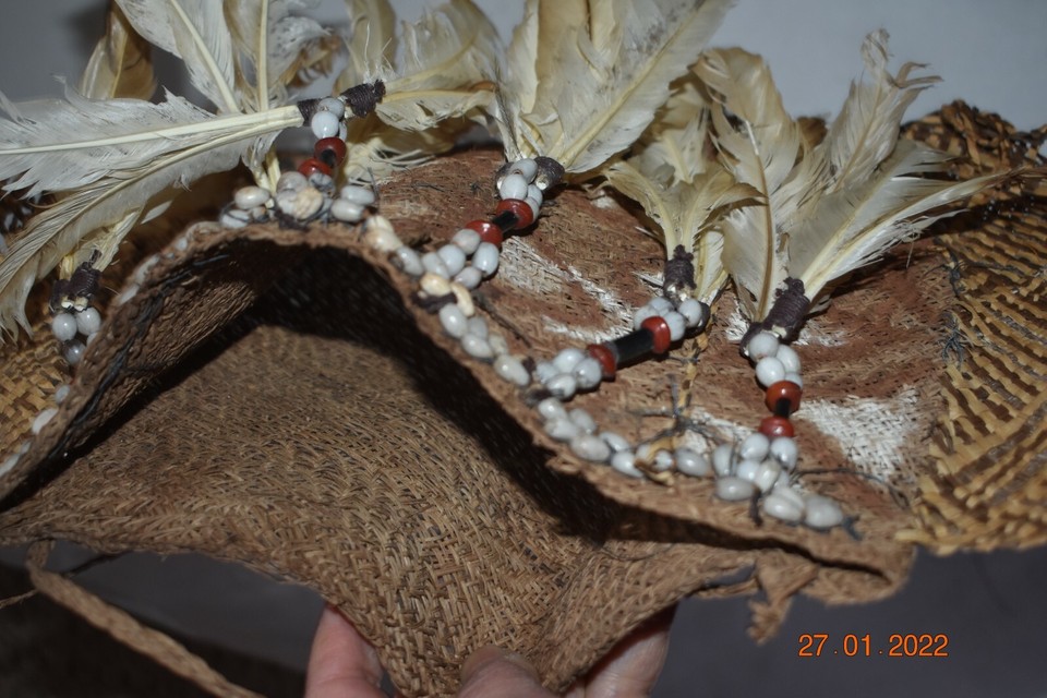 ORIG $399 PAPUA NEW GUINEA headhunter Bag, feathers 15" PROV 1900S | eBay