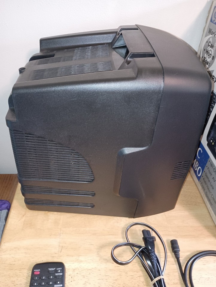 EMERSON EWC0902 9" CRT TV VHS Player Combo Retro Gaming CRT with Remote ...