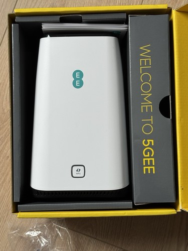 EE 5GEE WiFi Smart Hub Mobile Broadband Router 2.4GHz 5GHz (Unlocked ...