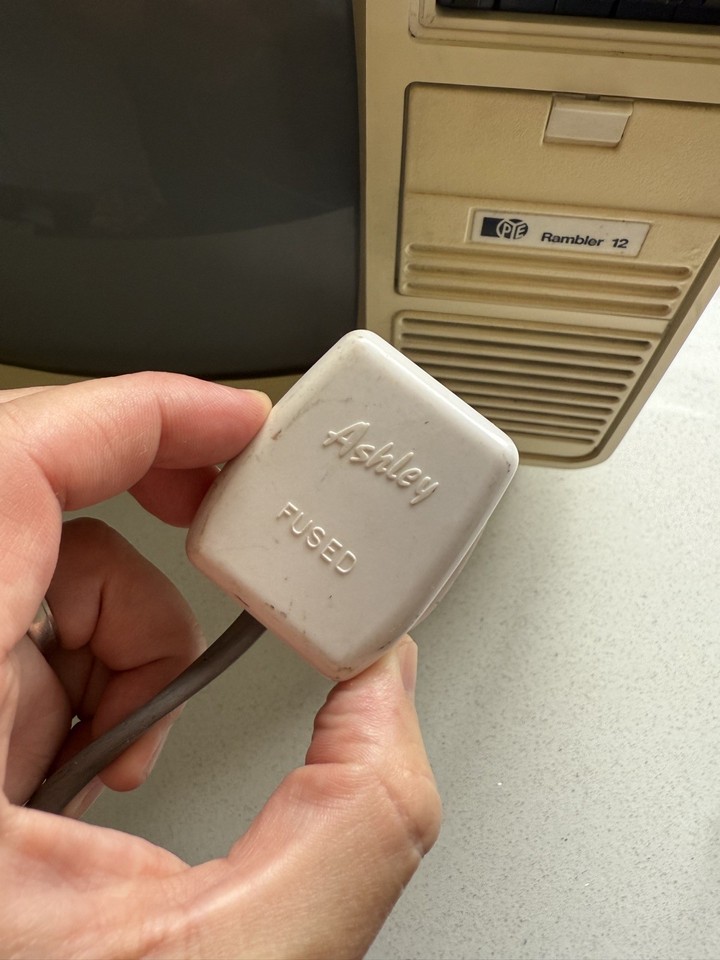 Vintage 1970s PYE Rambler 12 Portable Black & White Monochrome CRT ...