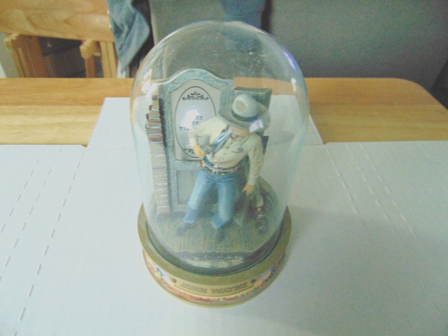 FRANKLIN MINT JOHN WAYNE WESTERN LAWMAN GLASS DOME FIGURE CPO1945 | eBay