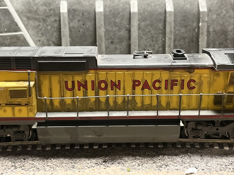 HO scale Railpower GE C40-8W Union Pacific 9459 (nonpowered, weathered ...