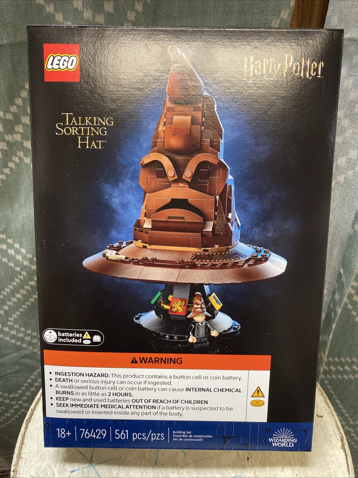 LEGO Harry Potter Talking Sorting Hat Set 561 Pieces 76429 *Minor Box ...