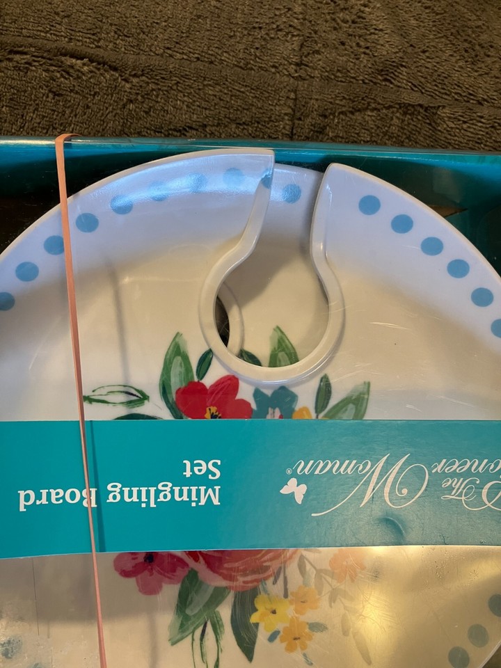 New Pioneer Woman Mingling Board Set 4 Appetizer Plates Holds Wine ...