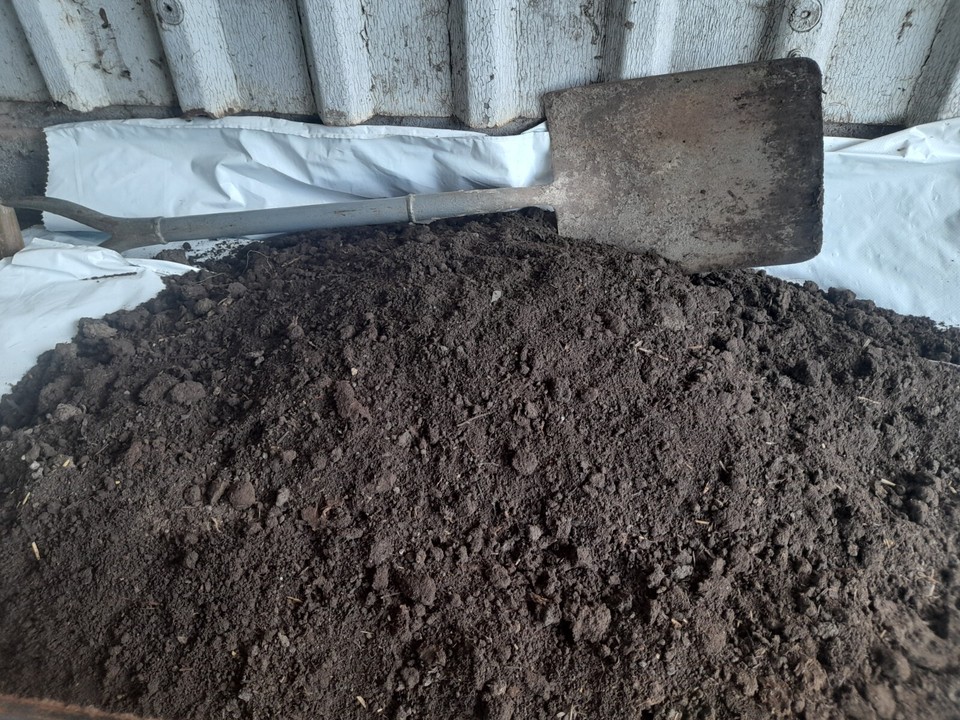 Cow Manure / Compost, Multi use Fertiliser for Gardens & Allotments ...