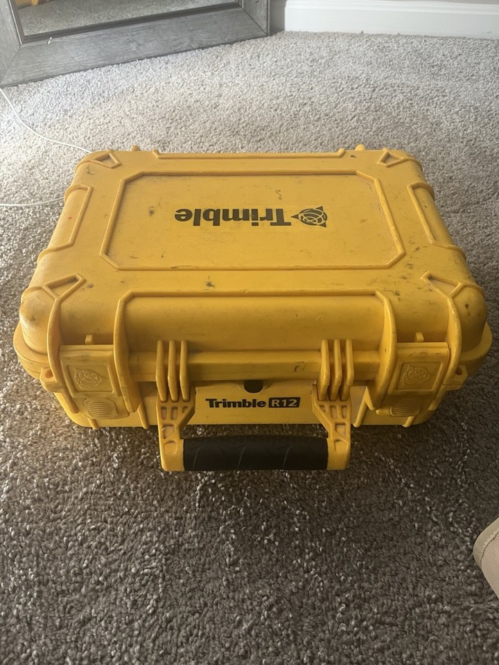 Trimble R12 Integrated GNSS System - 2 Batteries, Charger, Case | eBay