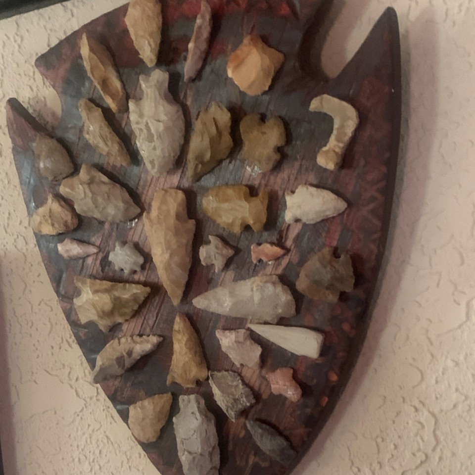 Native American Pre-1600 Stone Arrowheads & Projectile Points Display ...