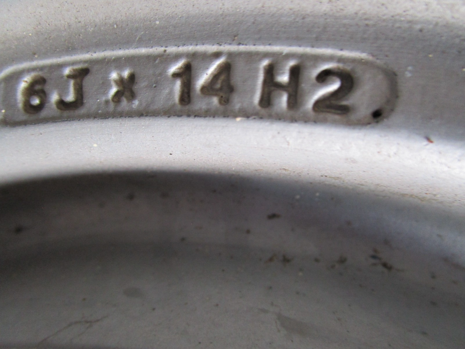 Alfa Romeo Spider GTV 5-Spoke Magnesium Alloy Wheel with Cap 14" 1966 ...