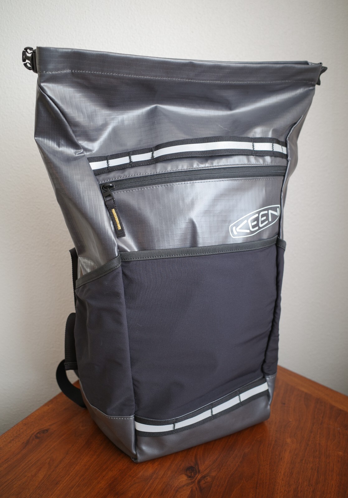NWT Keen Catchhaul Utility Roll Top Backpack Black Size Medium Dry Bag ...