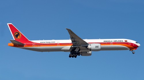 B777 Angola Compagnies Aériennes " Détachable Gear " Rég : D2-TEK ...