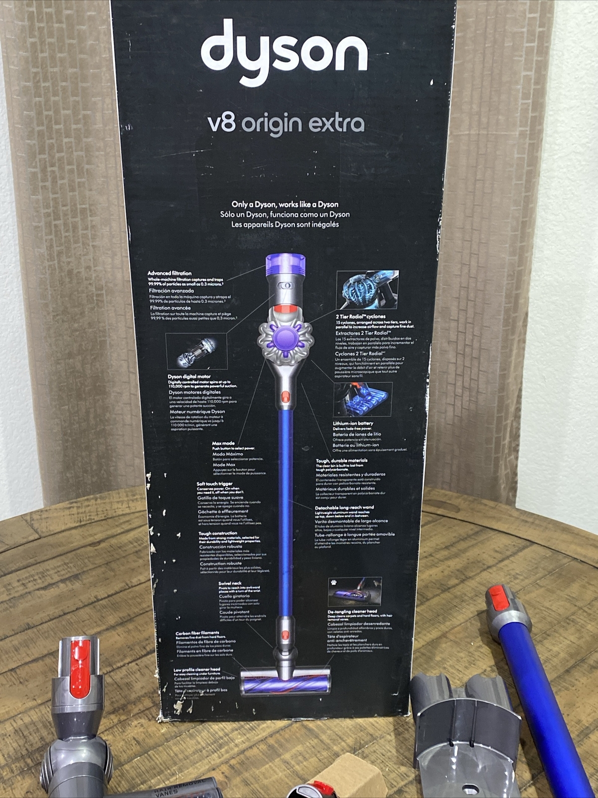 Dyson SV25 V8 Origin Extra Cordless Stick Vacuum - Excellent Condition ...