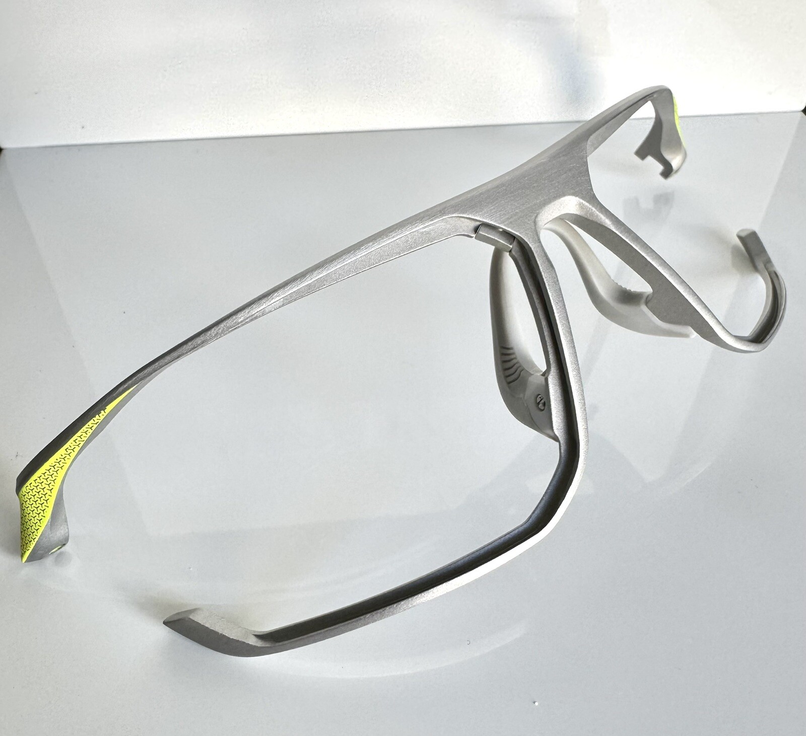 Nike Stratus M DC3407 011 Sunglasses Silver Front Frame/Nose Pad ...