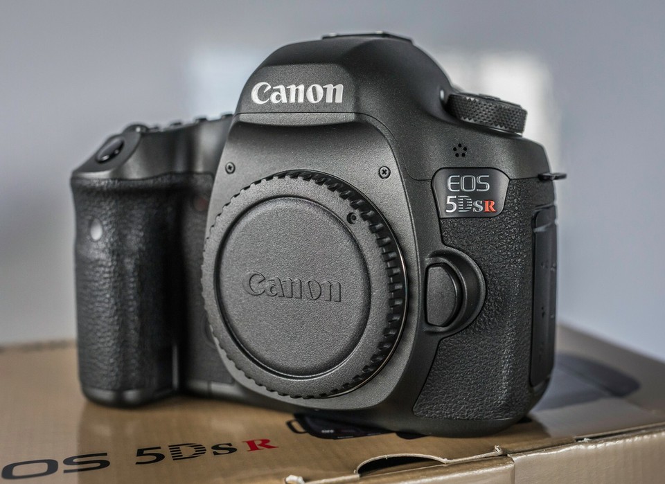 Canon Eos 5DSR 50.6 megapixels Camera Body (MINT) + Original Canon ...