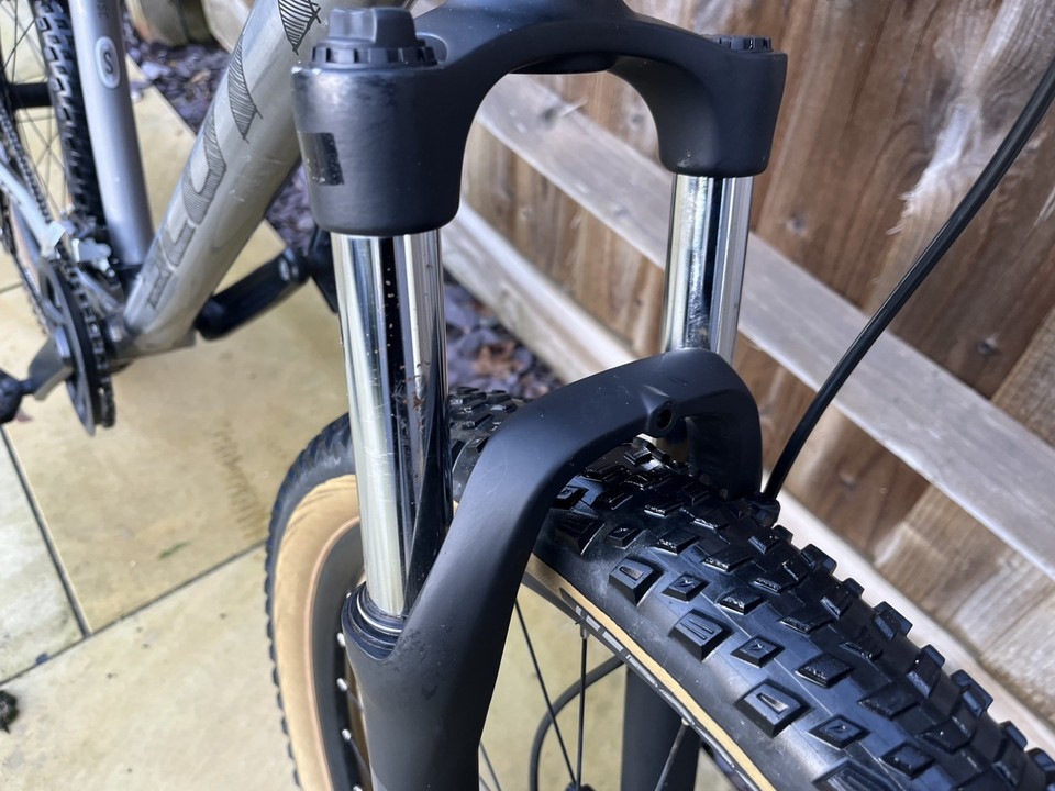 Scott Roxter Junior Mountain Bike 26-inch with Front Suspension and ...