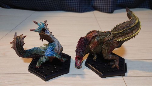 Monster Hunter Standard Model Lagiacrus & Savage Deviljho Figure Set ...