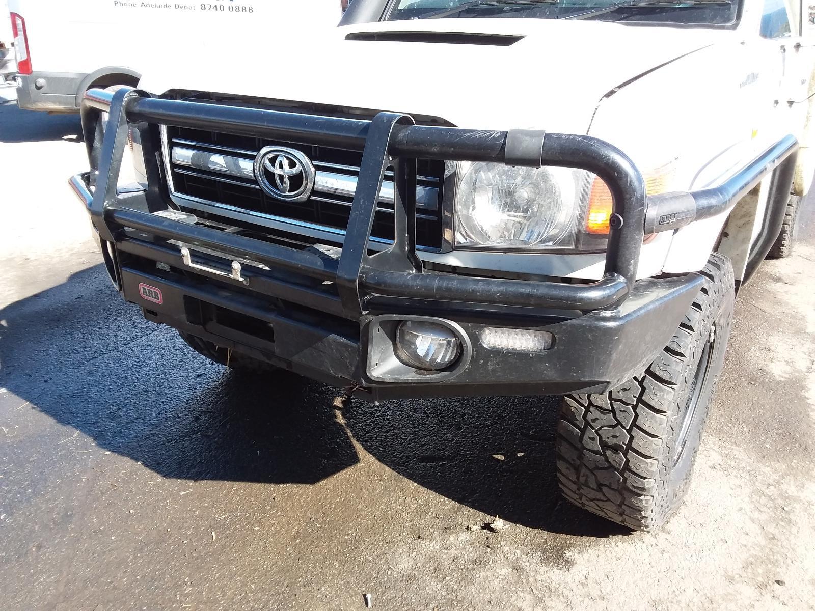TOYOTA LANDCRUISER RIGHT HEADLAMP 76/78/79 SERIES (MY07 UPDATE ...