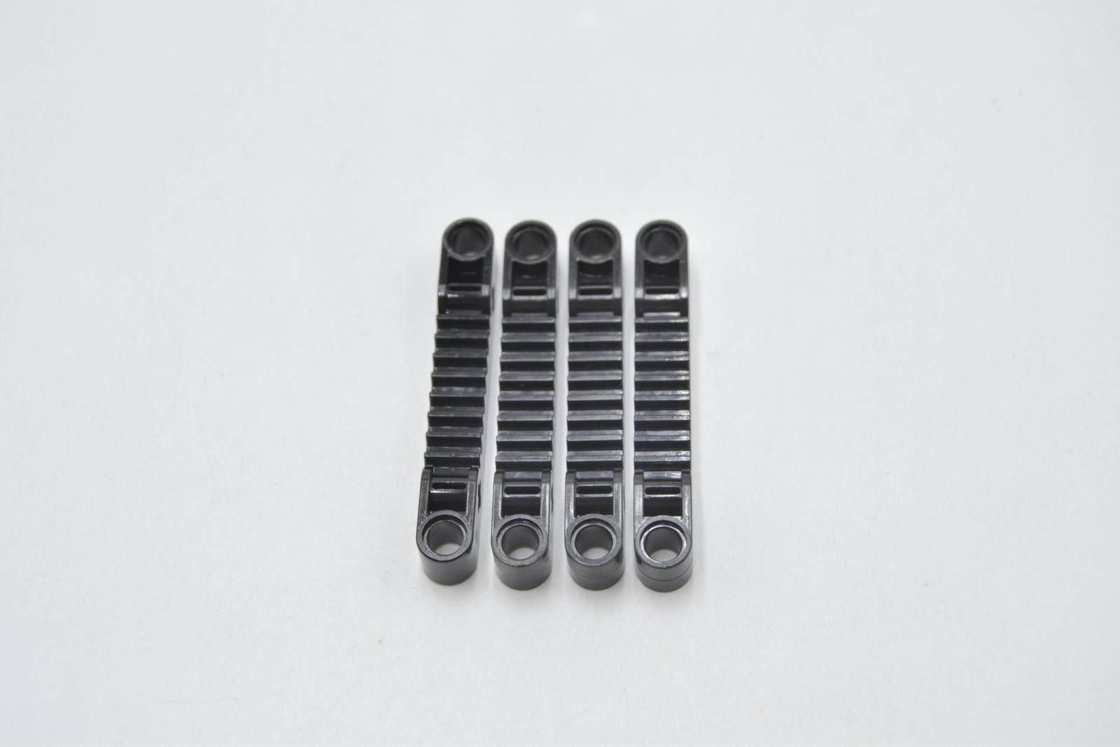 LEGO 4 x Zahnstange schwarz Black Technic Gear Rack 1x7 Axle Pin Holees ...
