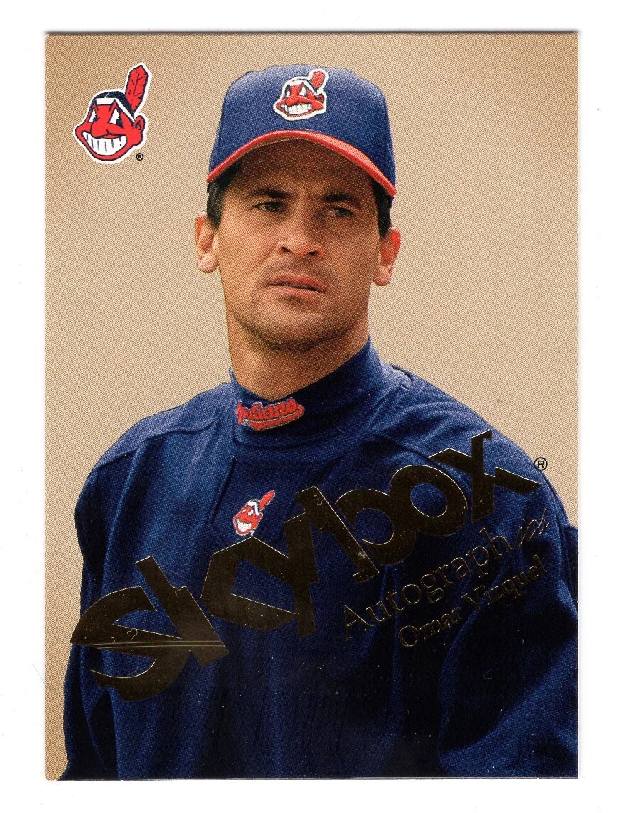 2004 Fleer Skybox Autographics Omar Vizquel #39 Cleveland Indians ...