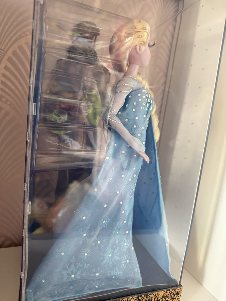 Disney Store Designer Hero & Villain Limited Edition Frozen Elsa ...