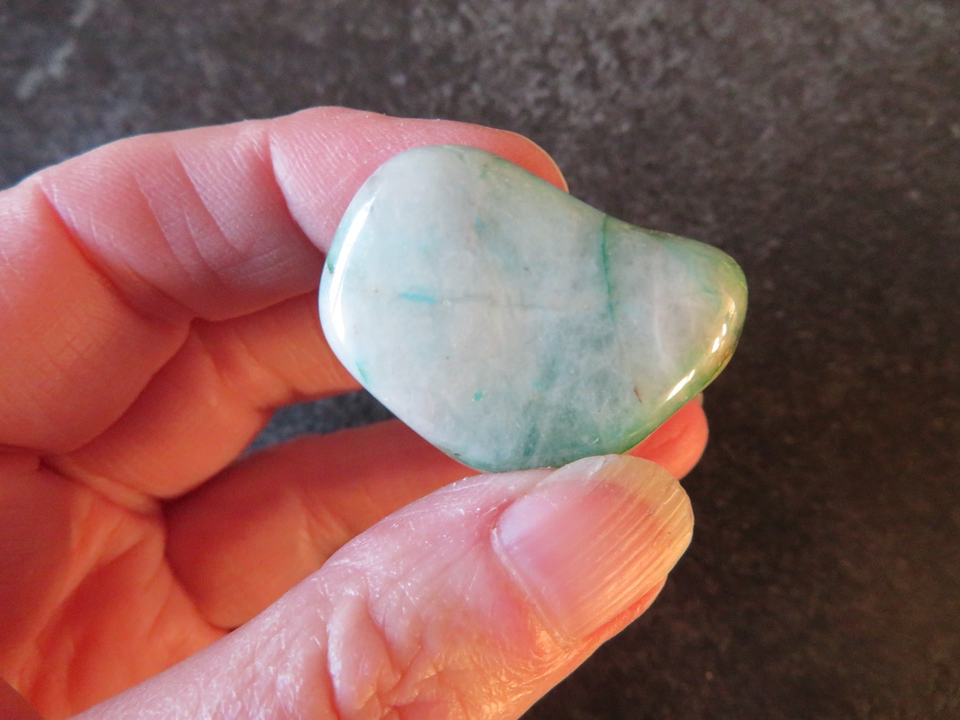 RARE DIOPTASE IN QUARTZ (22.8 grams / 35 mm) TUMBLESTONE (E2) MESSINA ...