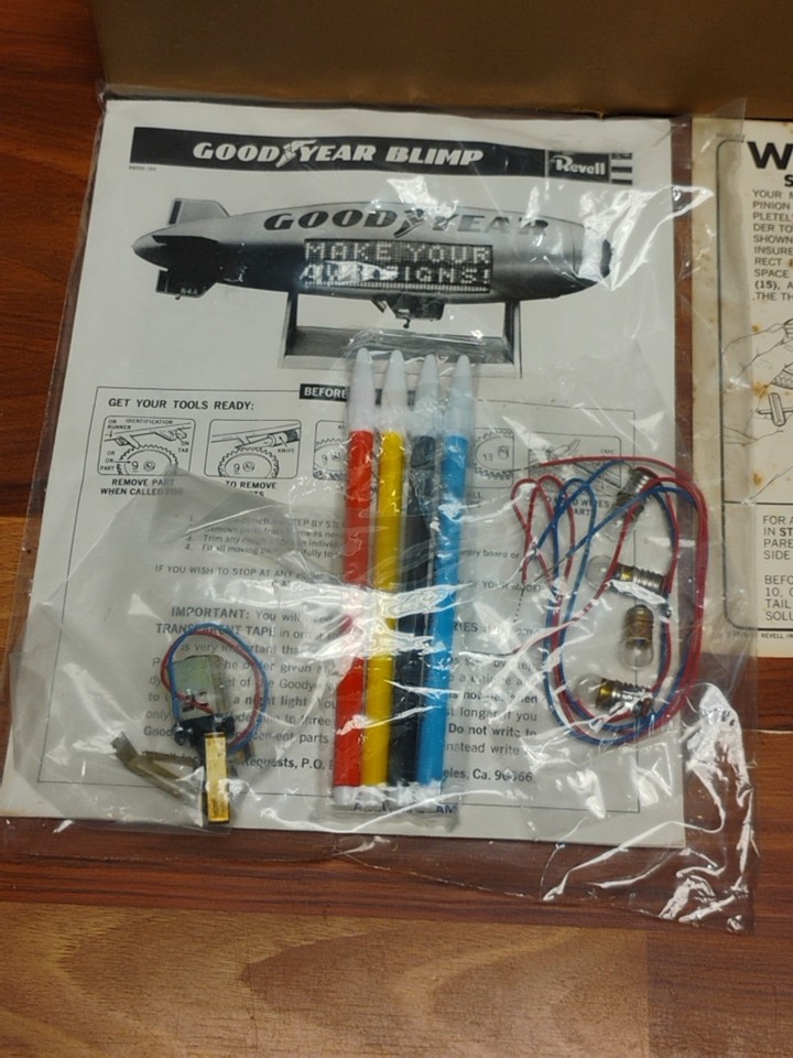 Revell Goodyear Blimp Plastic Model With Lighted Moving Messages, NEW ...