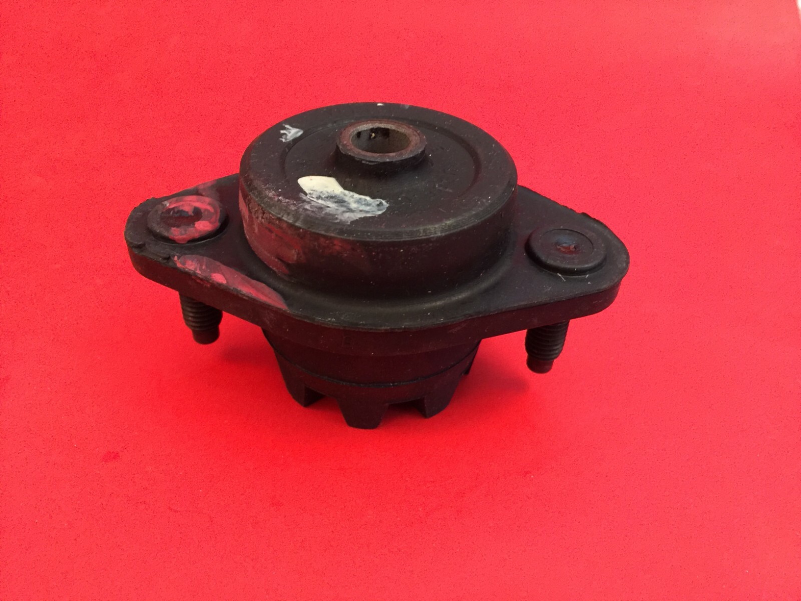 NOS OEM GM 22548145 Rear Shock Strut Absorber Mount | eBay