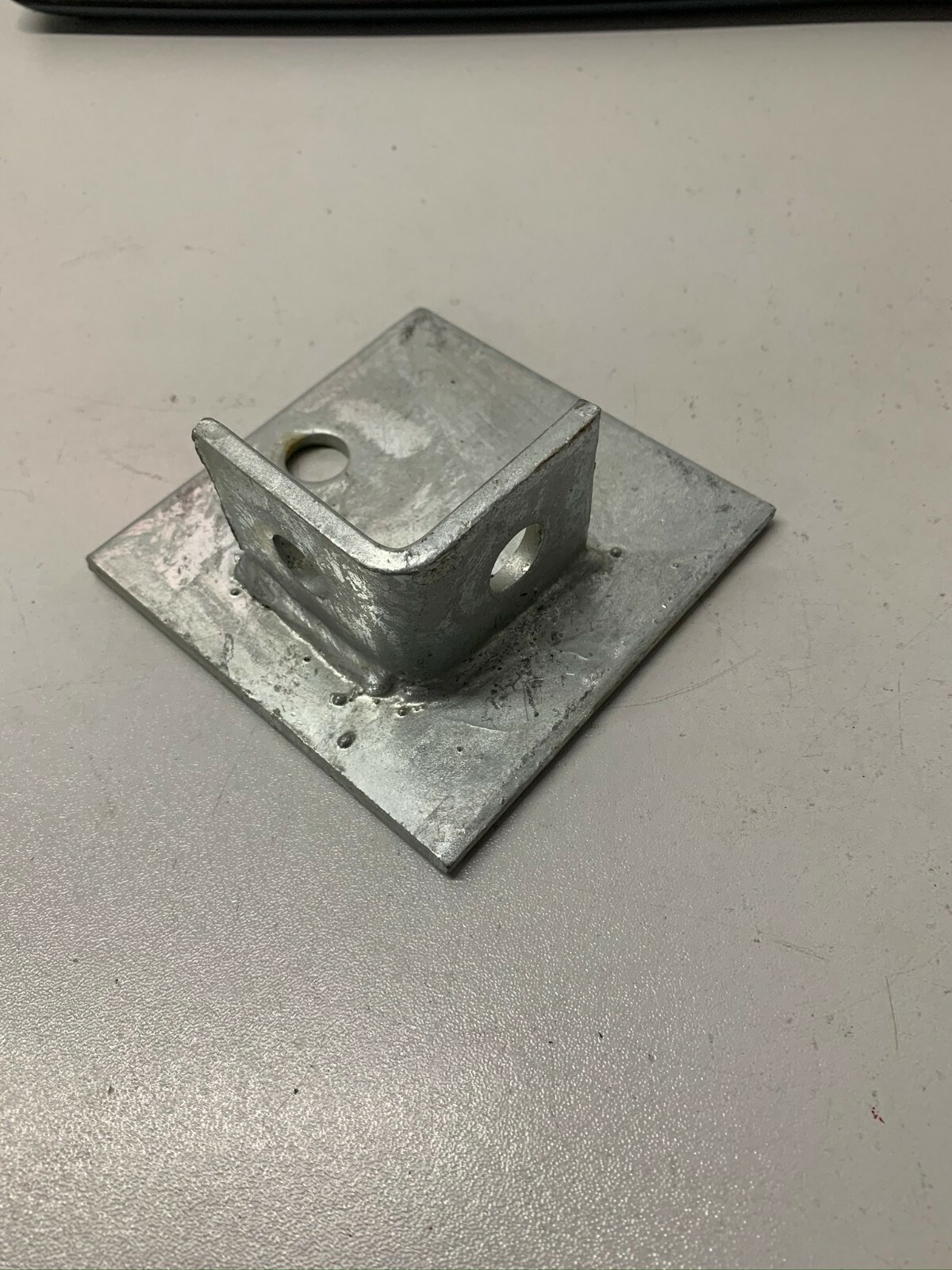 UNISTRUT Base Plate - P2072-S1 2+2 HOLE BASE PLATE - Corner Base Plate ...