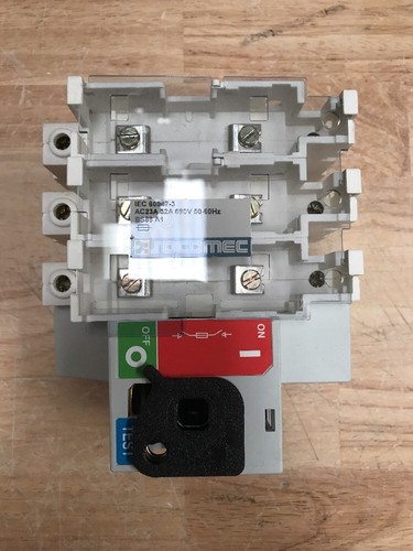 Socomec Fuserbloc switch disconnector 32A-800V (36413003) | eBay UK