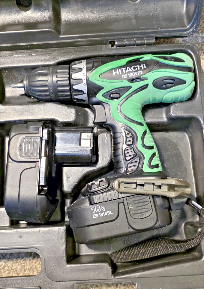 Hitachi DS18DVF3 1/2" 18V Cordless Drill Driver Kit w/Flashlight ...