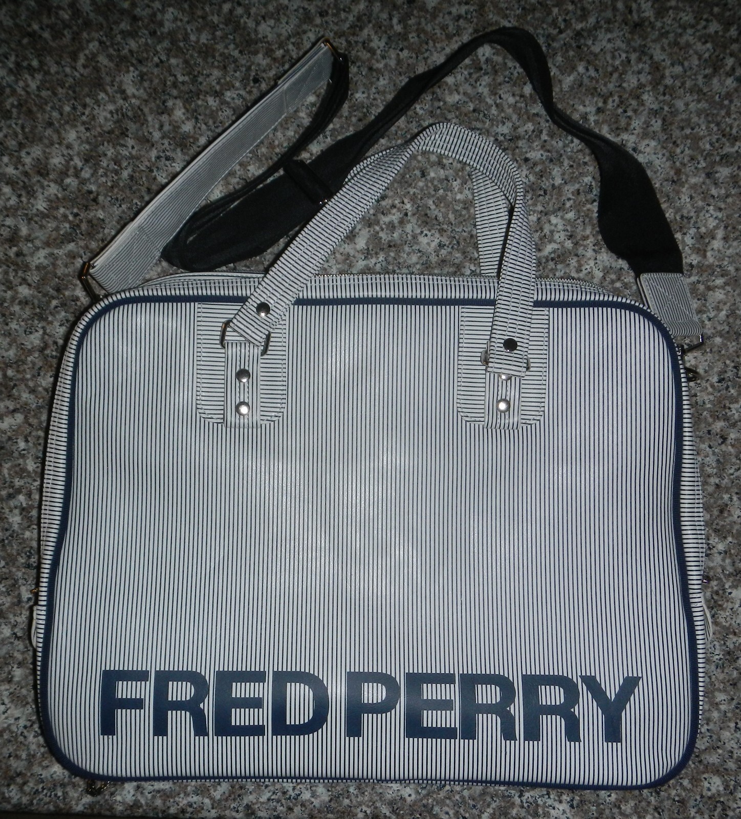 Semi Vintage Fred Perry PVC Shoulder Messenger Tote B… - Gem