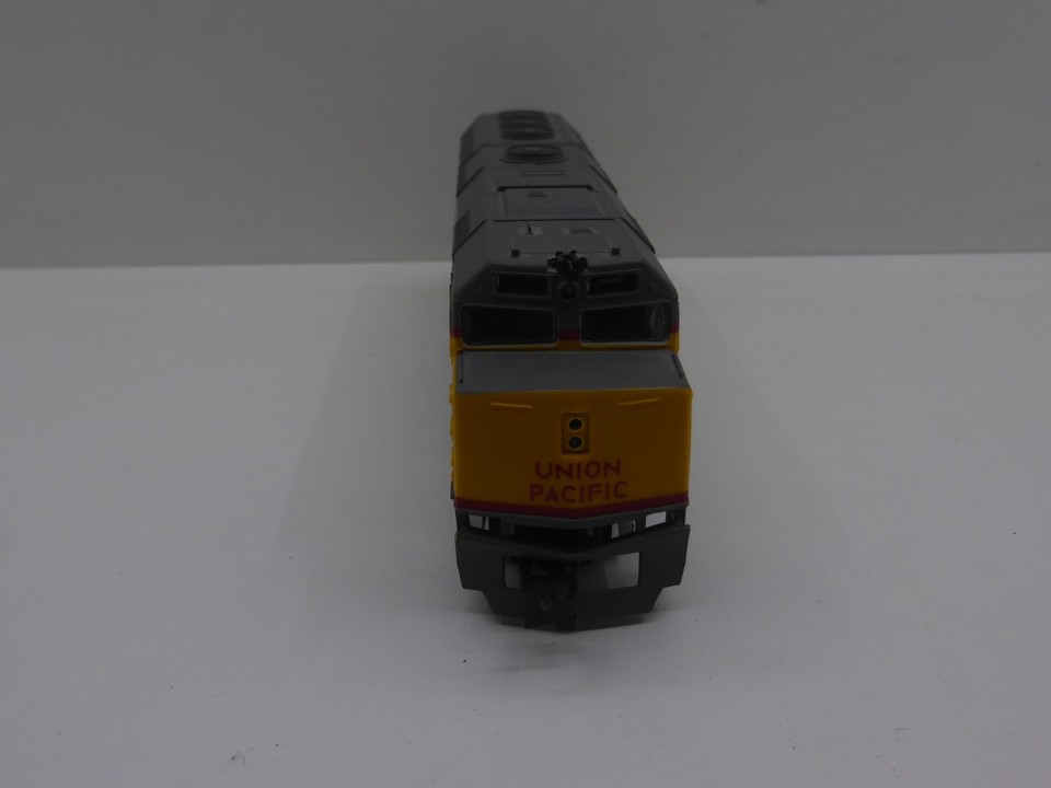 Lifelike HO Scale F40PH Diesel Loco Union Pacific #3901 Orange/Grey VGC ...