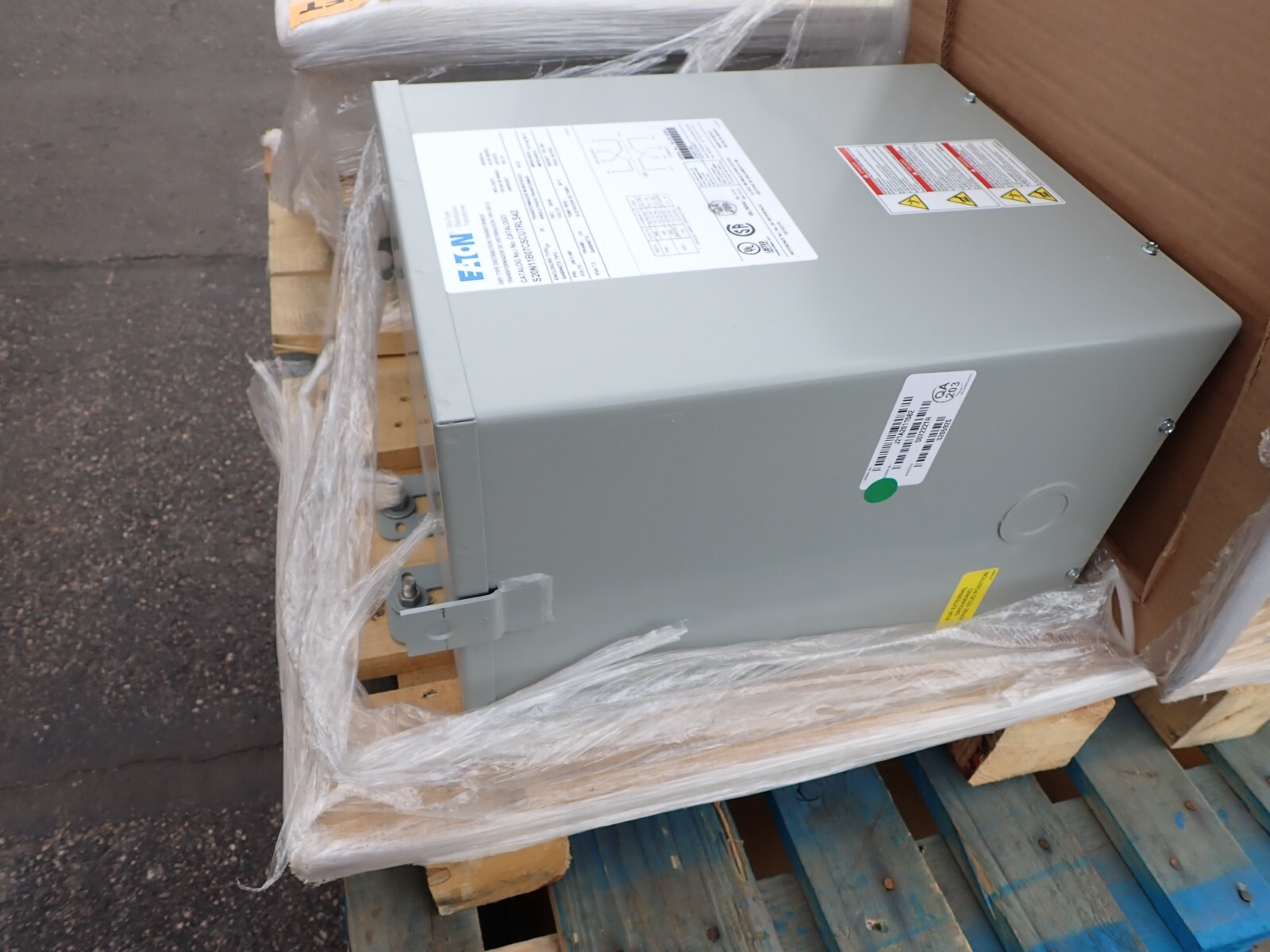 NEW EATON 7.5 KVA 1 Phase Encapsulated Transformer 240x480 to 120/240v ...