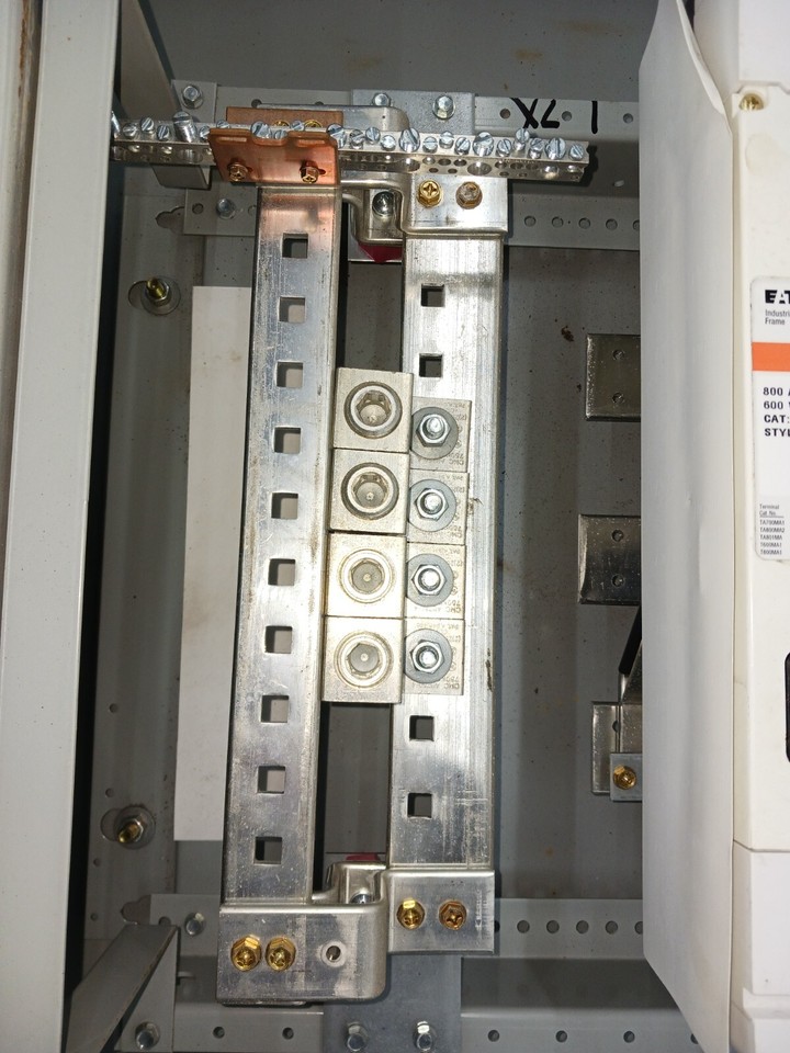 EATON 800 AMP MAIN BREAKER PRL4B PANELBOARD 208Y/120 V 3PH 4W 42 CIR ...