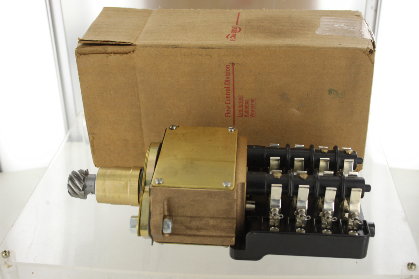 FLOWSERVE GEARED LIMIT SWITCH 4 NO 4 NC TERMINAL STUD 00000413590 NEW ...