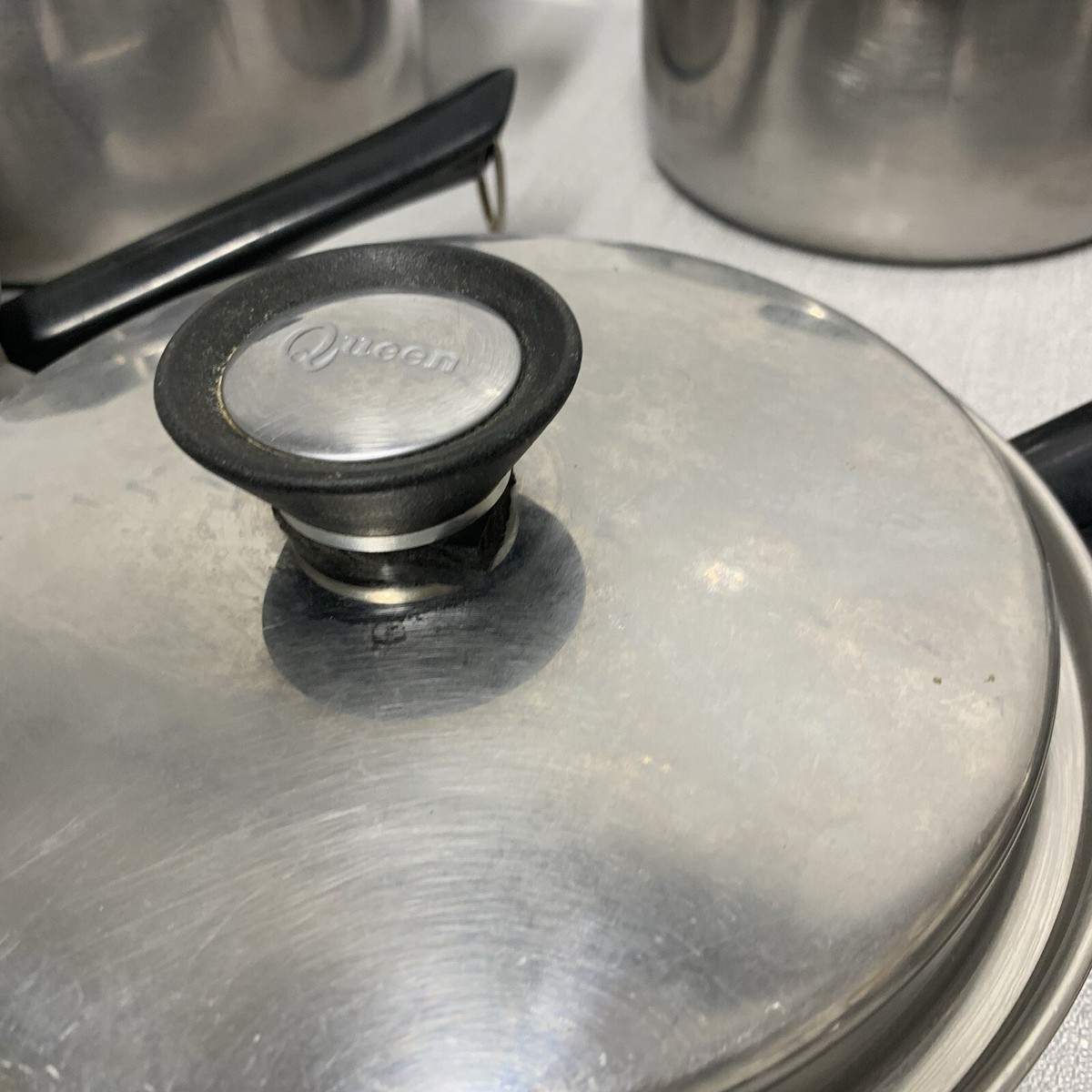 Vintage Amway Queen Cookware 11 Pc. Set Multi-Ply 18/8 Vintage Amway Queen Cookware 11 Pc. Set Multi-Ply 18/8