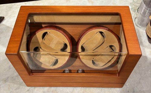 Beautiful Rotating Watch Display | eBay