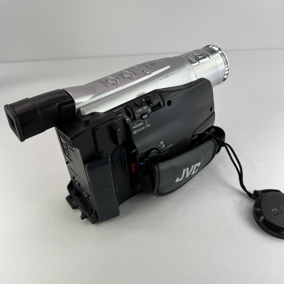 JVC Compact VHS-C Camcorder GR-AXM17U Compact VHS 20x Optical Zoom ...