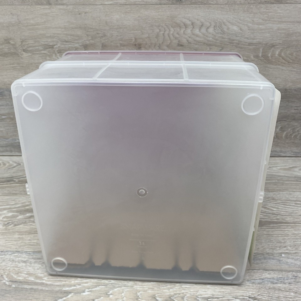 Snapware Snap 'N Stack Ornament Red Storage Container w/ Dividers Hold ...