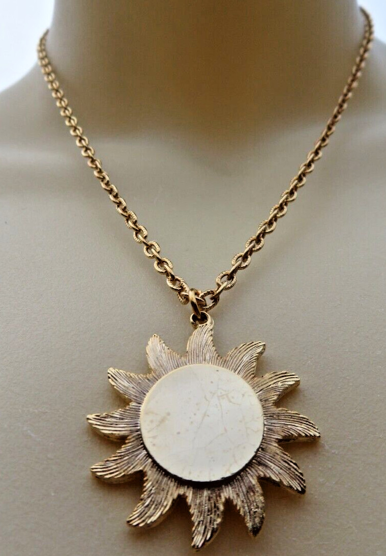 Nos Vintage 1970s Reflective Gold Metal Mirror Star S… - Gem