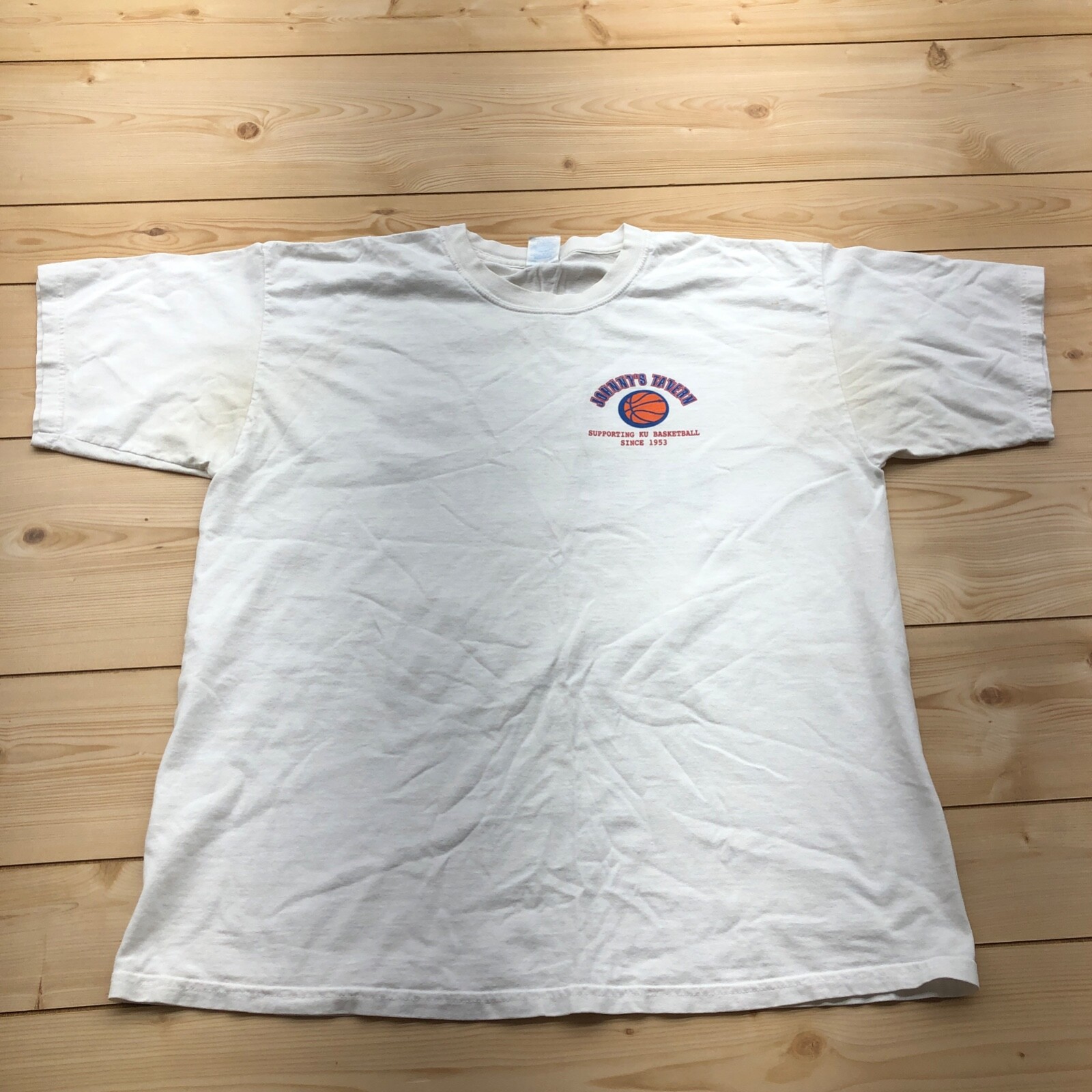 2004 Gildan White Johnny's Tavern KU Basketball T-Shi… - Gem