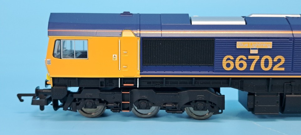 Hornby R2652 - GB Co-Co Diesel Electric Class 66 Loco '66702' GBRF ...