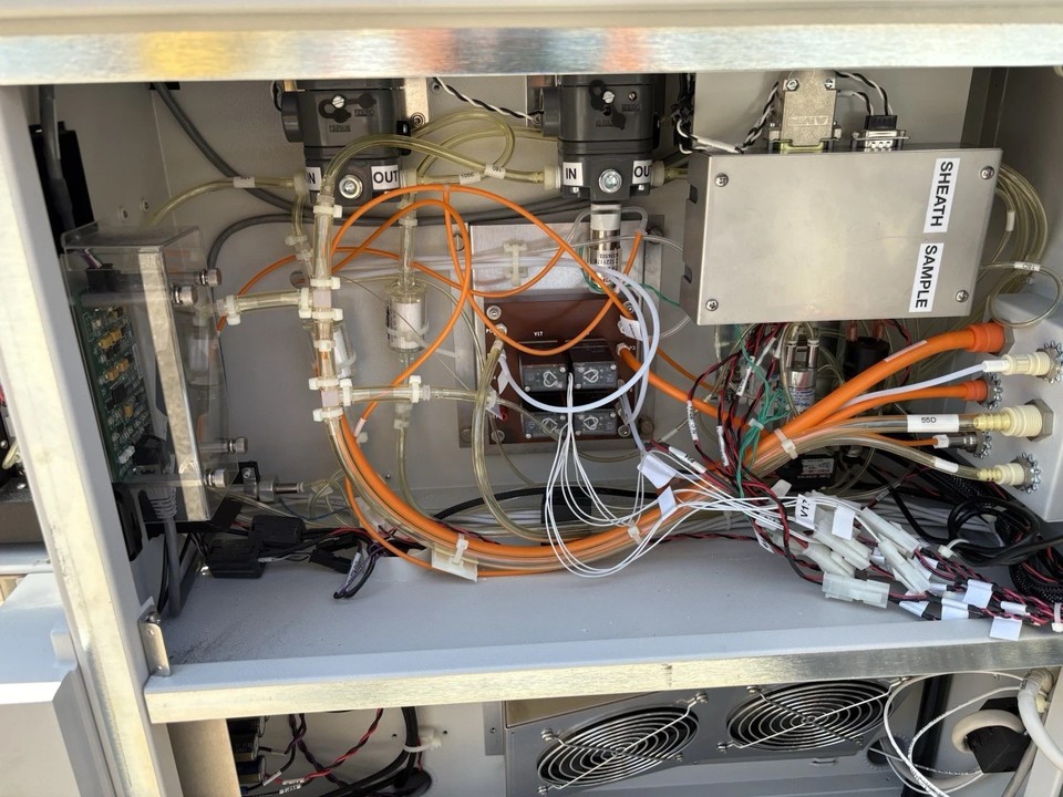 BD Biosciences FACSAria II Special Order Cytometer W. FLUIDICS Cart ...