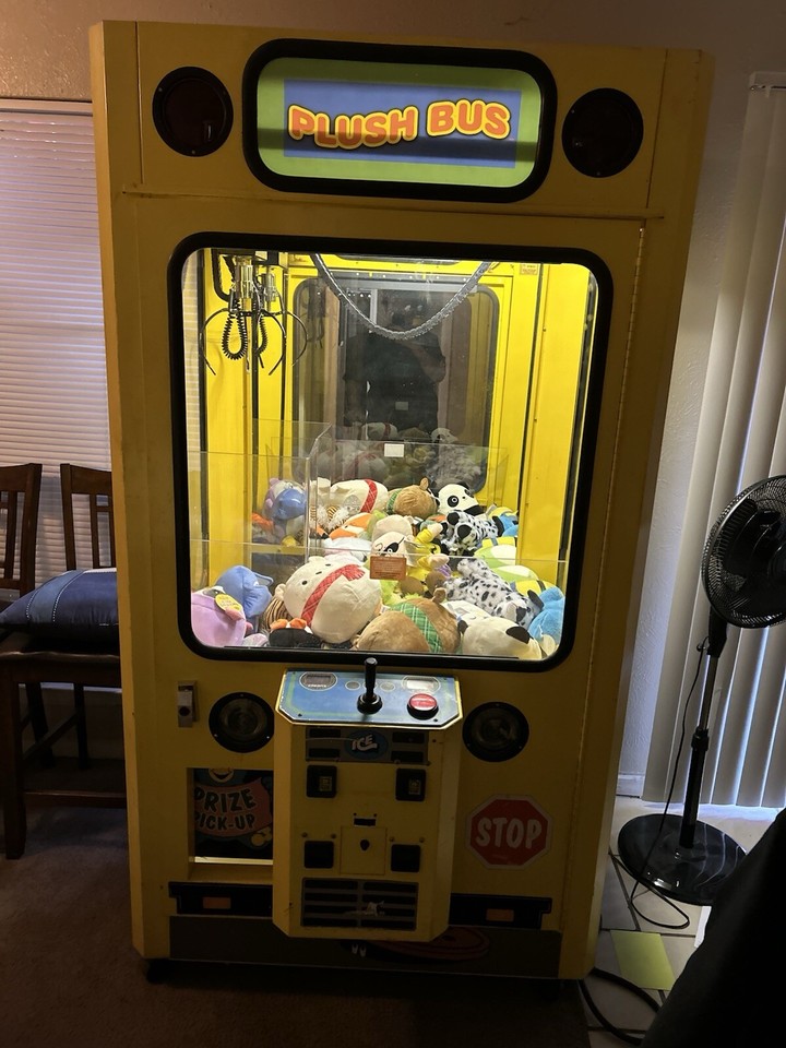 Plush Bus Crane Machine For Trade Or Sale Only! Price Is Firm. No ...