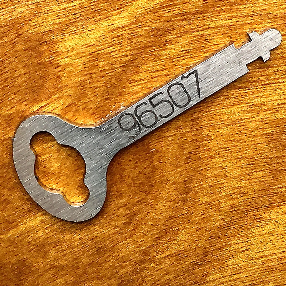 Flat Key for SINGER 96507 SIMANCO Sewing Machine Bentwood Carrying Case ...