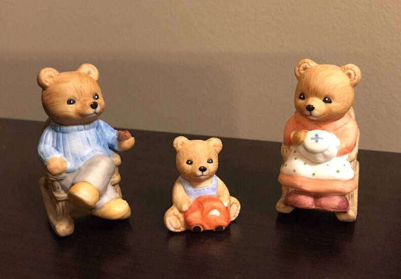 VINTAGE Homco "Bears At Home" Papa & Mama bear in rocking chairs w baby ...